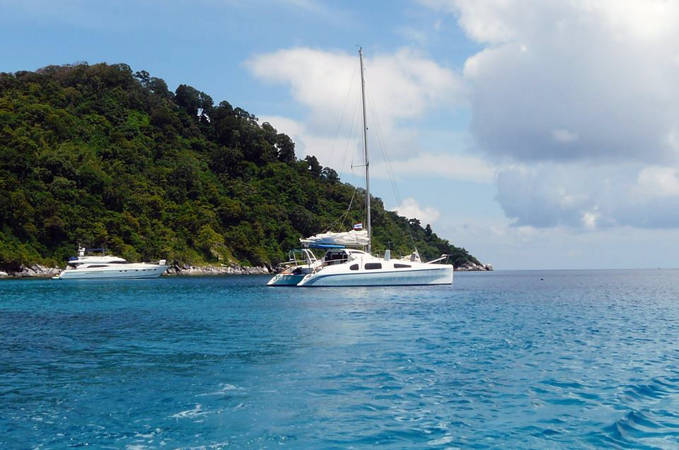 Pescott 10.6 Yacht Charter Details, Pescott 35ft catamaran ...